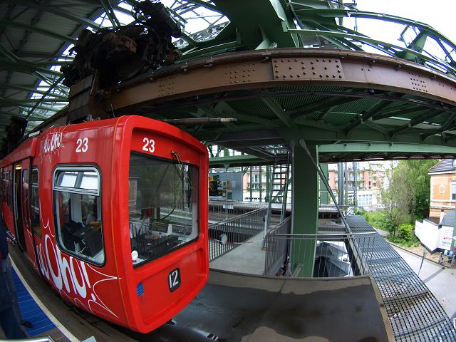 Wuppertal Schwebebahn https://www.wuppertal.de/kaiserwagen/ Schwebebahn kaiserwagen